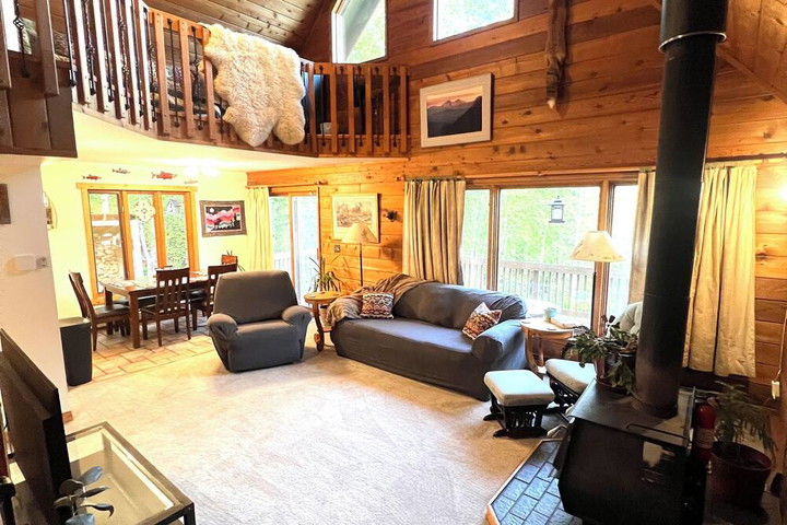 Charming 2-bedroom + Loft Cabin In Wasilla With Sauna - Alaska