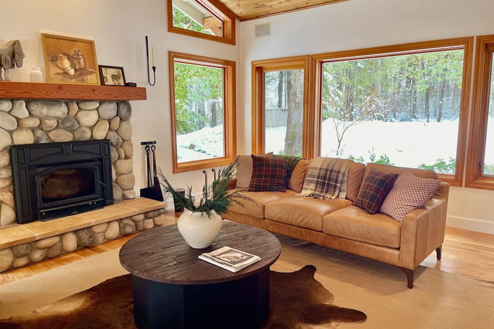 Lux, Creekfront 8-acre Retreat With Hot Tub - Grass Valley, CA