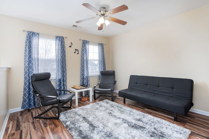 Modern, Relaxing, Peaceful Home Near Furniture Market And High Point University - High Point, NC