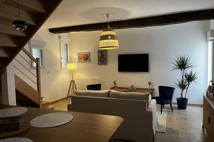 Bâtisse De 80m2 Entièrement Rénovée à 5 Mns De Nantes - Sautron