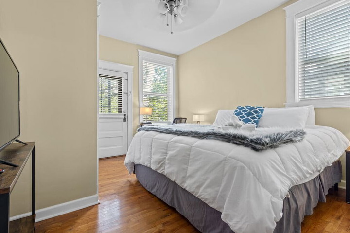 Dog-friendly Apt With Office - Kirkwood, MO