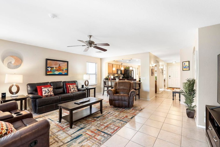 Tranquil Oasis! 3 Bdrm Home With No Fee Heated Pool- Hot Tub!  Great Location!! - Avondale, AZ