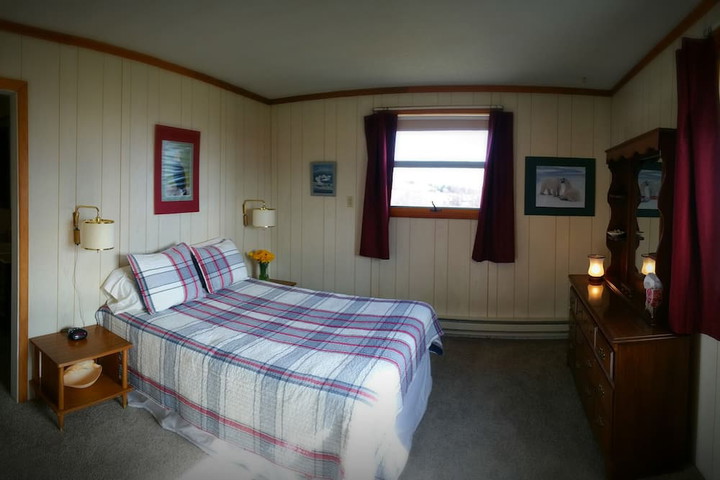 Historic - Private 28 Acres - 180° Ocean View! - Carolyn's Suite - Homer, AK