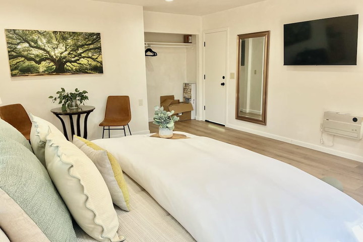 Charming 1-bedroom Lodge In Peaceful Carmel Valley W/ Hot Tub And Backyard - Big Sur, CA