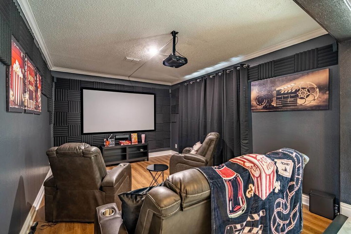Stylish Oasis W/ Heated Pool/hot Tub/movie Theater - Allen, TX
