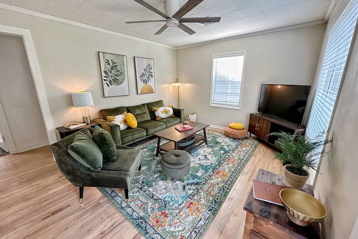 The Velvet Crush Cottage Located In The Heart Of Monroe - Monroe, LA
