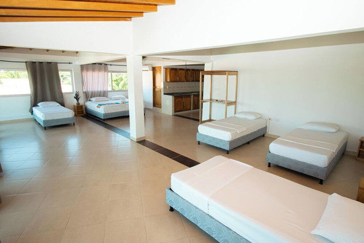 Habitación Superior Múltiple Con Balcón Cerca A La Playa - Covenas