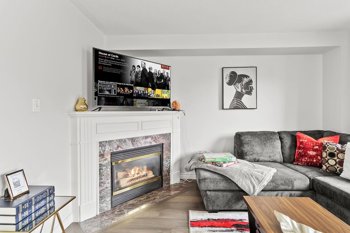 *New*classy Inviting 4 Bedrm Home Near Toronto Pearson Airport Mississauga Core - Brampton