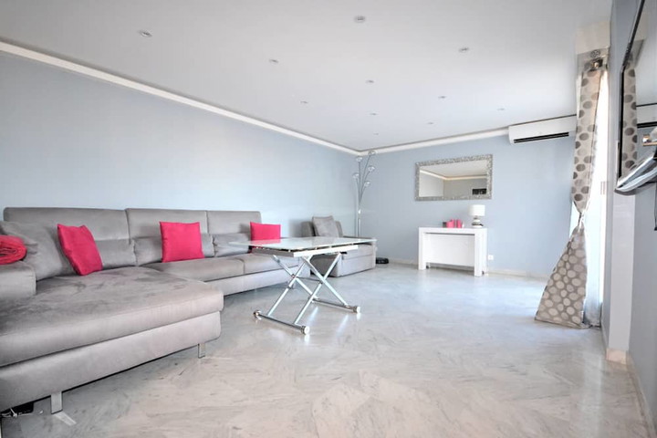 Tout Confort Avec Balcon, Lumineux Et Calme, 100m De La Plage, Parking - Antibes