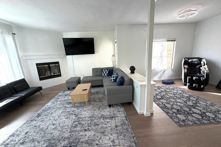 4 Bed 3 Bath Home @ Peaceful Lakefront Elk Grove By Apple Hq / The Alley / Park - Elk Grove, CA