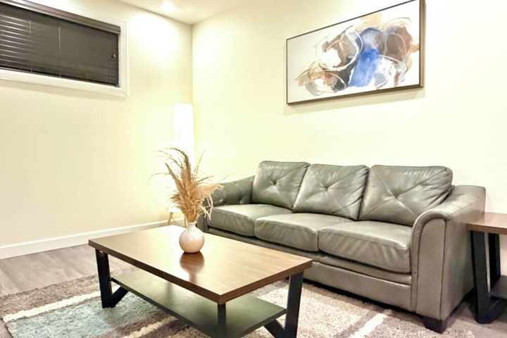 Cozy 2br Suite | 2 Queen Beds | Close To Airport | South Side - Alberta