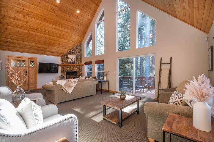 Upscale Mountain Chalet In Blue Lake Springs, Free Wifi/cable, Gas Fireplace - Murphys, CA