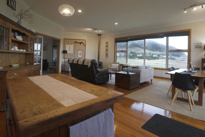 Stanley Beach House With Stunning Views Of The Nut! - Stanley