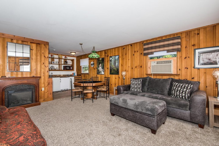 A 2br House In The Heart Of Nashville - Brown County, IN