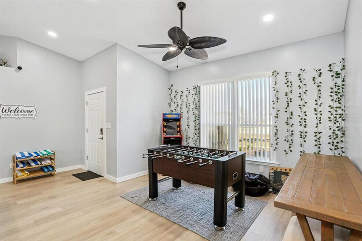 Family Oasis Stunning  Private Pool Home - Navarre, FL