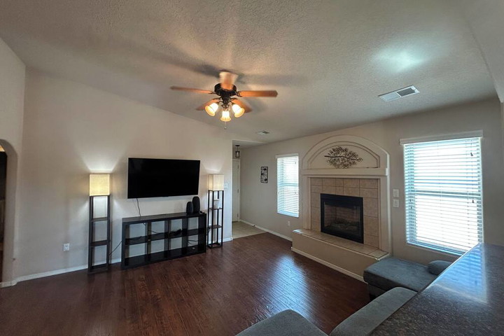 3-bedroom House With Access To Hiking Trails In A Quiet Neighborhood - Albuquerque, NM