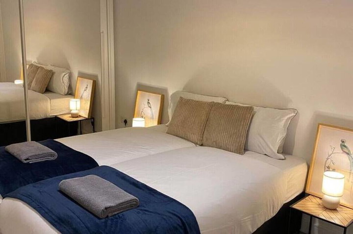 2 Bed Apartment Free Parking Close To Gatwick - Aéroport de Londres Gatwick (LGW)