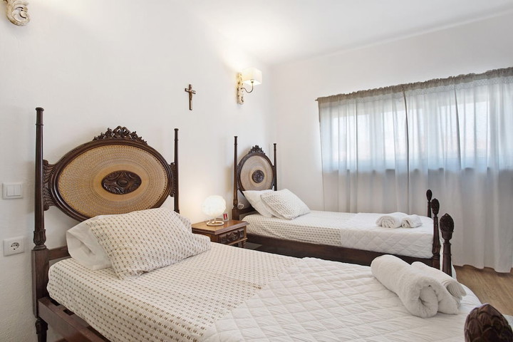 Country House 'Fátima - Casa Inteira' With Shared Terrace, Shared Garden And Wi-fi - Fátima