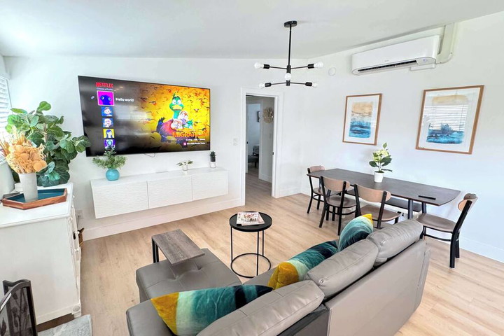No Tax! Modern 4br Pool Villa, Hot Tub, Arcade - Norwalk, CA