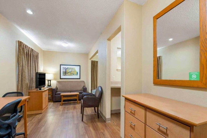 1 Queen Bed | Non-smoking, Kitchen, Sofa-bed - Kirkwood, MO