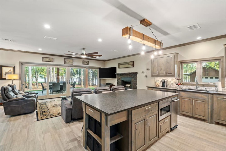 Luxury Cabin, 500 Lake Front, 3 Acre Property On Lake Bob Sandlin! - Mount Pleasant, TX