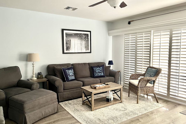 Pavillion Club Condo With Dock And Pool On The Gulf.  Discount On Extended Stays - Marco Island, FL