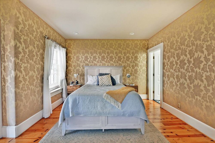 Charming Wine Country Carriage House 2br/2ba Near Jacksonville Peaceful Retreat In The Heart Of Southern Oregon Wine Country. Private, Comfy, And Perfect For Couples Or Friends. Close To Wineries, Trails & Historic Jacksonville. - Oregon