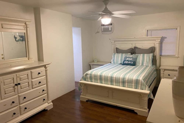 ‍️ Oasis Paradise Guesthouse - Granbury, TX