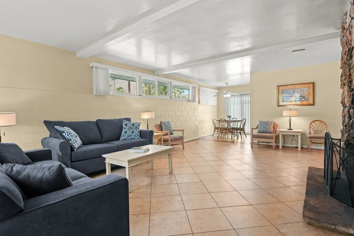Desert Glow Getaway | 1br + Fireplace - Palm Springs, CA