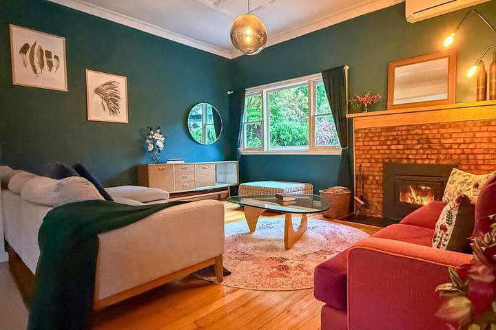 Pindari Warburton · Mountain Views, Infinity Firepit & Games Room - Healesville