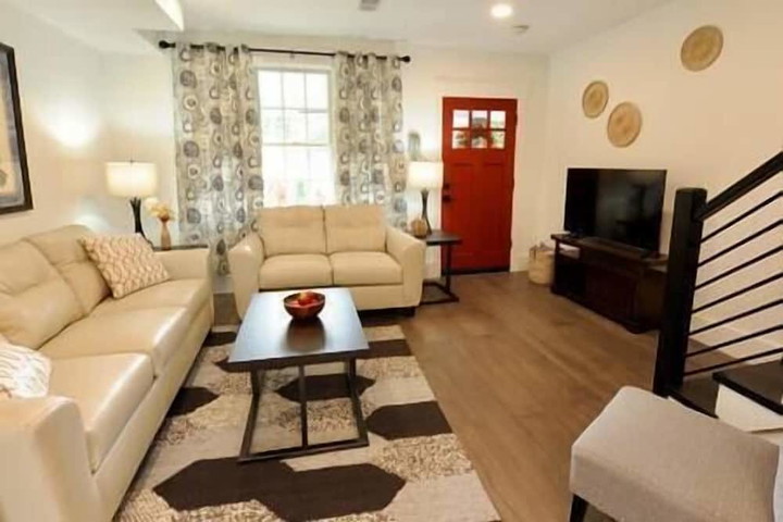 Comfy Cherry Blossom Townhouse / Easy Dc Access - Washington, DC