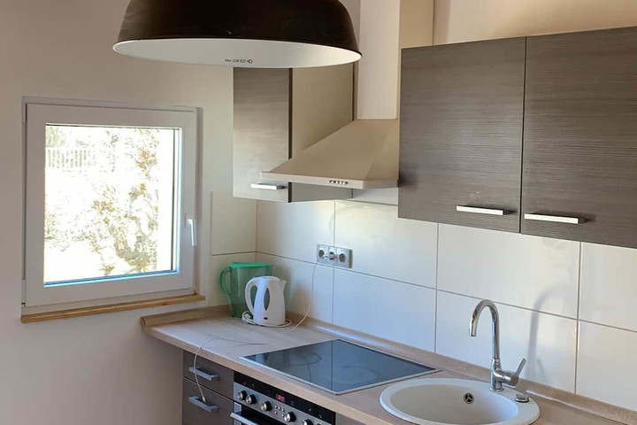 5 Minuten Ins Zentrum, 5 Minuten In Den Wald, Eine Gemütliche Kleine Wohnung - Selb