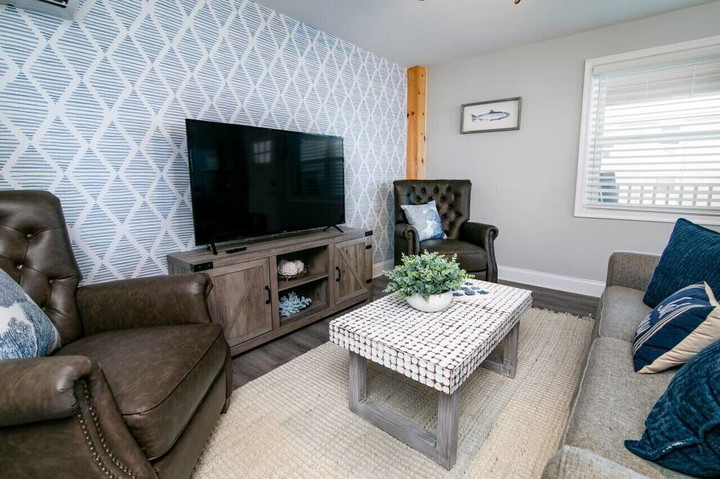 Private Villa W/ 3 Units Highly Sought-out Area & On Beach - Ocean City, MD