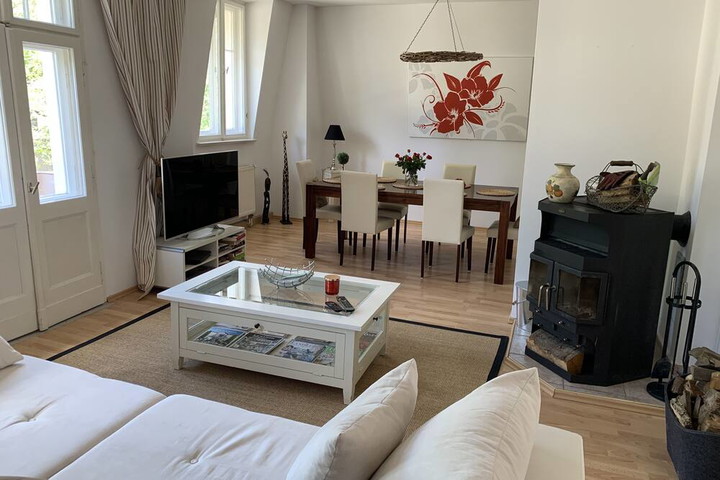 Sunny Apartment With Balcony - Potsdam