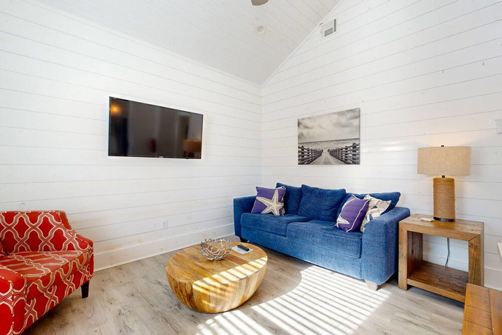 Golf Cart Included, Shared Pool, Parking For 1 Vehicle, Pet Friendly - Port Aransas, TX