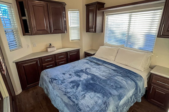 Stylish Oasis Tiny Home Pool Hot Tub Pickleball Bullhead City 10 Min To Laughlin - Laughlin, NV