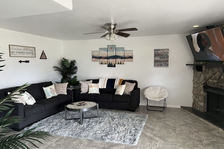 4 Bedroom River Home On Golf Course A Block To Water - Laughlin, NV