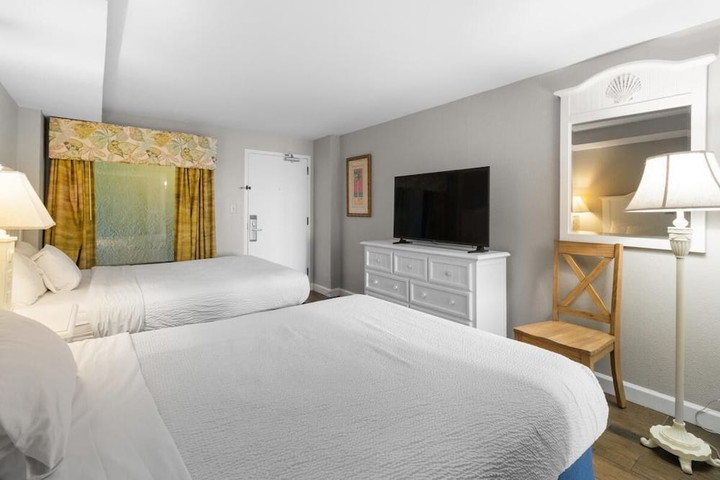 Airy Oceanfront Suite With Breakfast 10th Flr - Myrtle Beach, SC