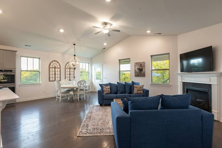 Lux: 4br/4ba Game Room, Gym, Near Nashville! - Franklin, TN