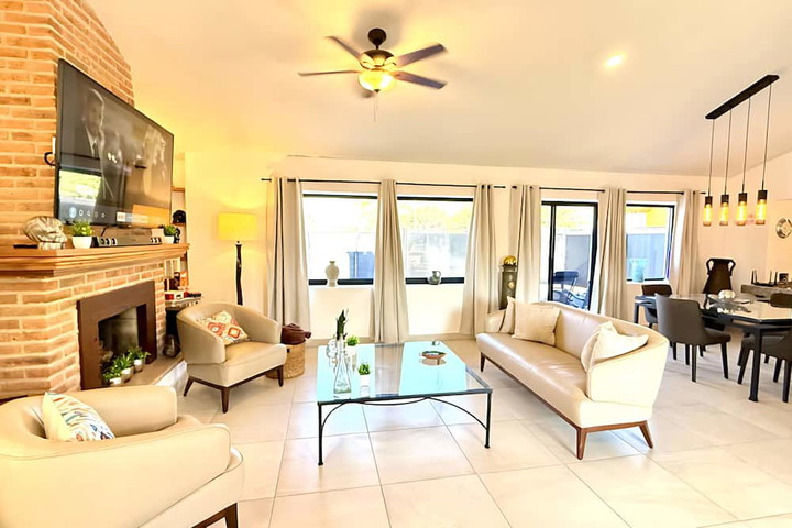 Luxurious 3 Bedroom In Ajijic-sleeps 6-private Gym-pickleball Court-golf Cart - Ajijic