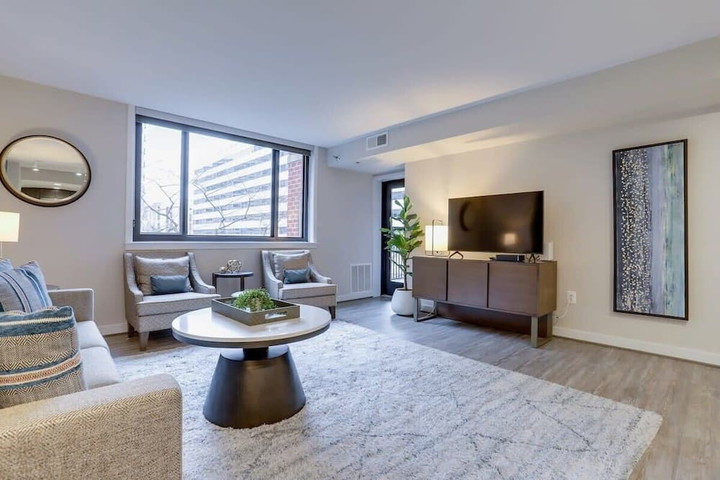 Sojourn Courtland Towers 2ch | 2 Sdb - Alexandria, VA