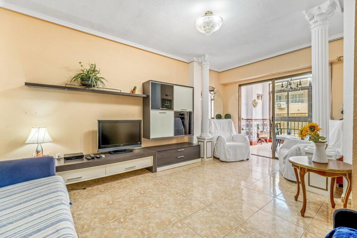Apartamento 'Girasol Alhambra' Con Terraza Privada, Balcón Y Aire Acondicionado - Elche