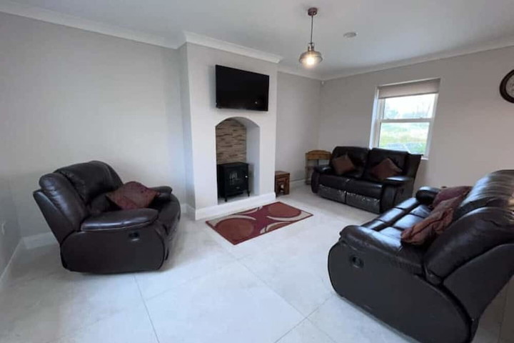 Large Modern Cottage, Near The Medieval Town Of Athenry, Co Galway - Loughrea