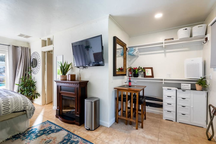 The Margarette: A 1948 Desert Zen Retreat - Palm Desert, CA
