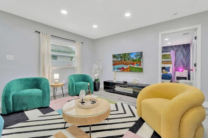 2 Houses Near Downtown, 5 Bed And 4 Bath Sleeps 12 - Tampa