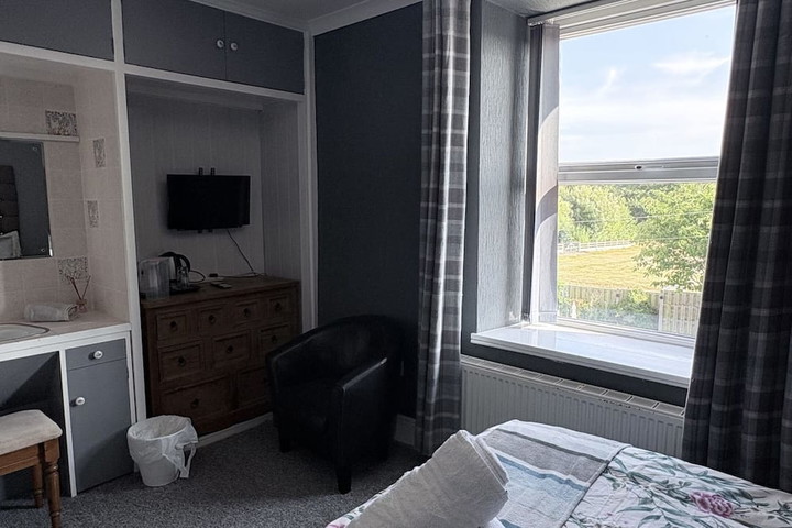 The Paddocks | Countryside Views | No Pets - Caernarfon