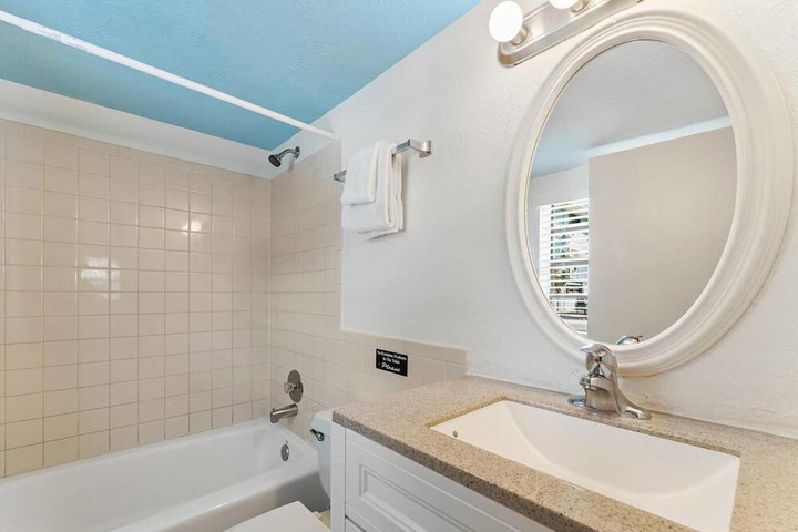 Queen Suite W/kitchen, Breakfast, Pool & Private Beach On Little Torch Key - Cayos de la Florida