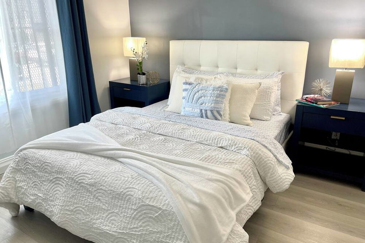 Remodeled Private Master Suite: 5min To Muni, Stonestown Mall & Parks - San Francisco, CA