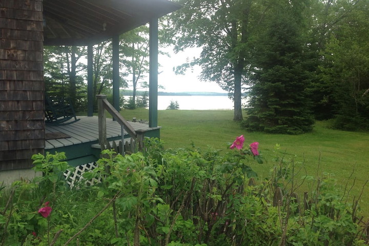 Downeast Getaway Victorian Cottage - Year-round - Maine