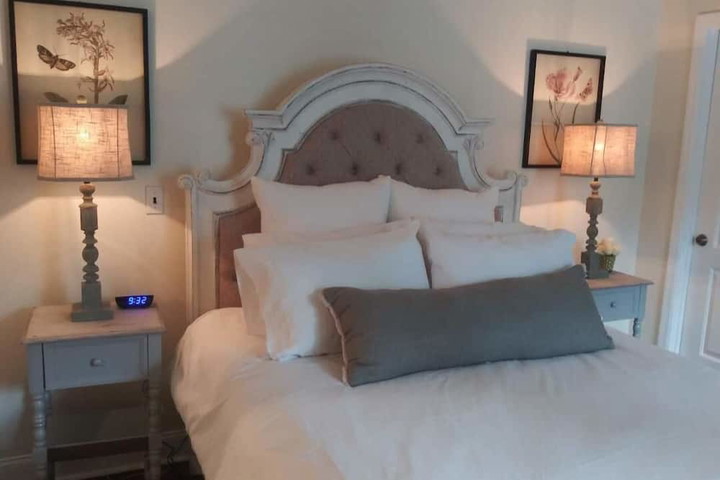 Elegant Private Suite Located Downtown Historical Chickamauga, Ga - Georgia, GA